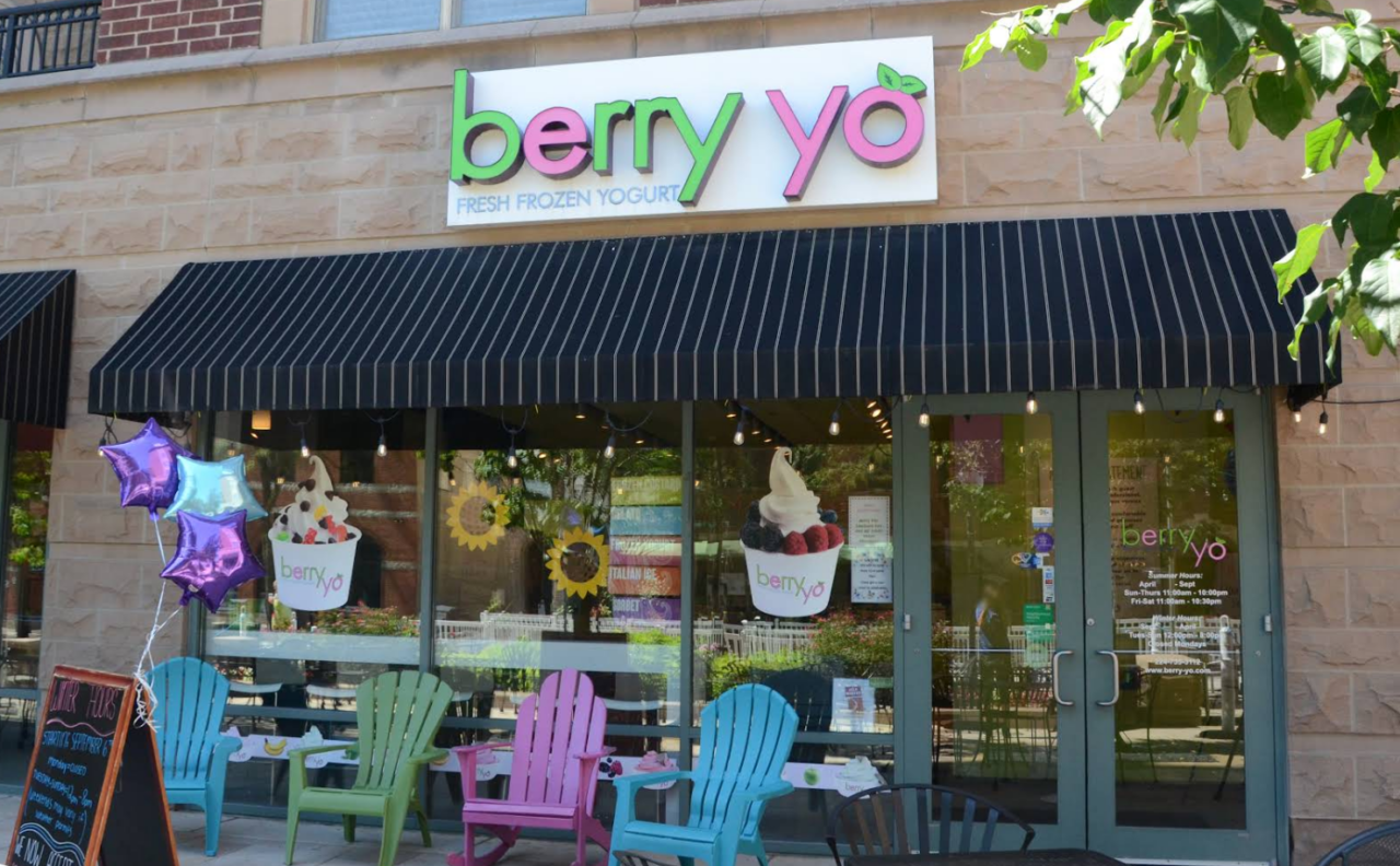 Berry Yo | Desserts & Frozen Yogurt in Arlington Heights, IL